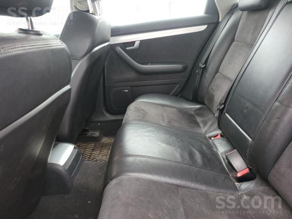 Sarkans Audi A4 2006 Rēzekne, ar dzinēja tilpumu 2.00 L un nobraukumu 355 tūkst. km par 2900 €, foto 10 vietnē AUTOMOTO.COM.LV