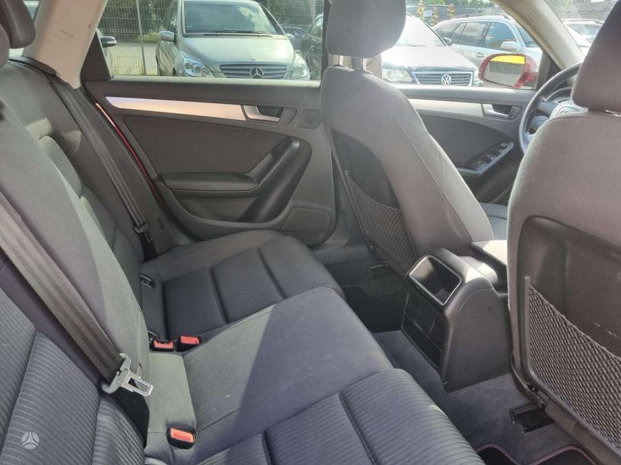 Sarkans Audi A4 2008 Kauņa, ar dzinēja tilpumu 2.00 L un nobraukumu 330 tūkst. km par 3200 €, foto 7 vietnē AUTOMOTO.COM.LV