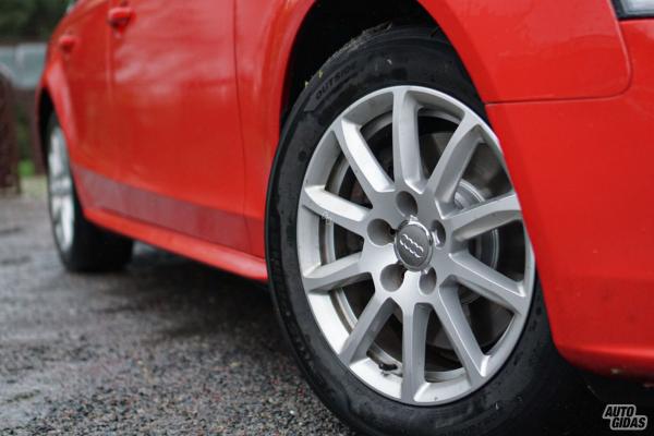 Sarkans Audi A4 2013 Viļņa, ar dzinēja tilpumu 2.00 L un nobraukumu 274 tūkst. km par 7400 €, foto 10 vietnē AUTOMOTO.COM.LV