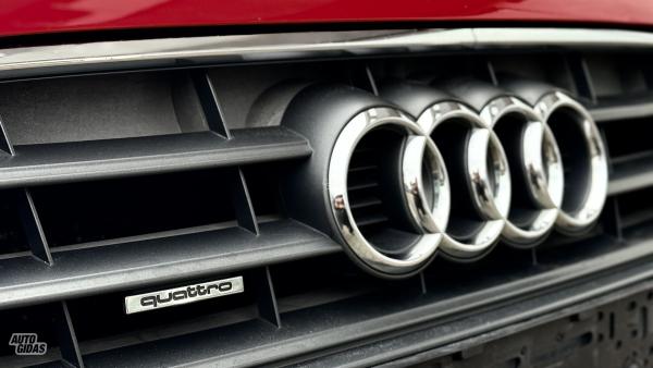 Audi A4 2013 in Radviliskis on AUTOMOTO.COM.LV Red Audi A4 2013 in Radviliskis, with an engine capacity of 2.00 L and mileage of 267 thousand km for 7650 €, photo 9 on AUTOMOTO.COM.LV