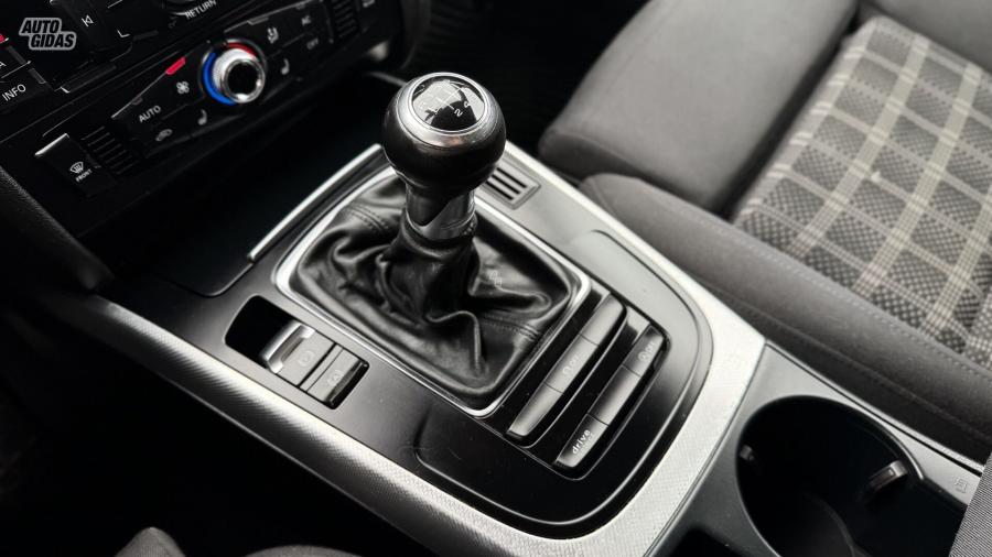 Red Audi A4 2013 in Radviliskis, with an engine capacity of 2.00 L and mileage of 267 thousand km for 7650 €, photo 26 on AUTOMOTO.COM.LV