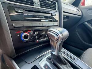 Sarkans Audi A4 2014 Viļņa, ar dzinēja tilpumu 1.97 L un nobraukumu 285 tūkst. km par 6500 €, foto 13 vietnē AUTOMOTO.COM.LV