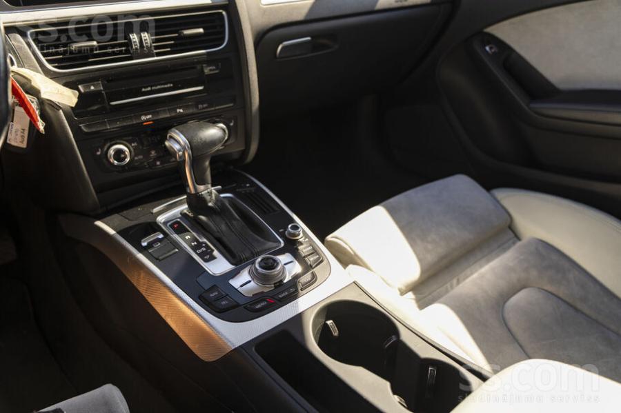 Red Audi A4 2015 in Riga, with an engine capacity of 3.00 L and mileage of 230 thousand km for 12490 €, photo 25 on AUTOMOTO.COM.LV