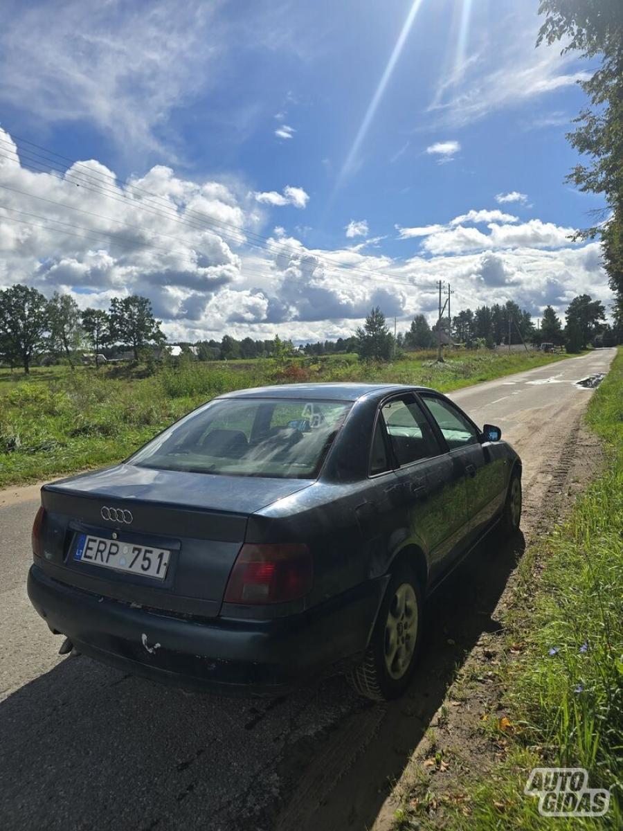 Audi A4 1993 in Panevezys, with an engine capacity of 1.90 L and mileage of 400 thousand km for 599 €, photo 4 on AUTOMOTO.COM.LV
