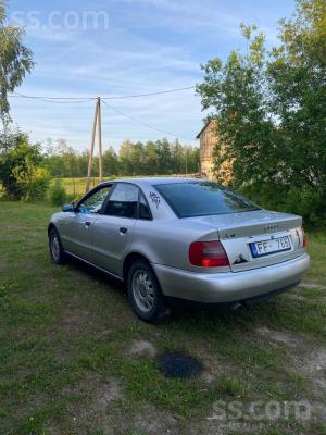 Audi A4 1995 Dobele, ar dzinēja tilpumu 1.60 L un nobraukumu 315 tūkst. km par 9500 €, foto 5 vietnē AUTOMOTO.COM.LV