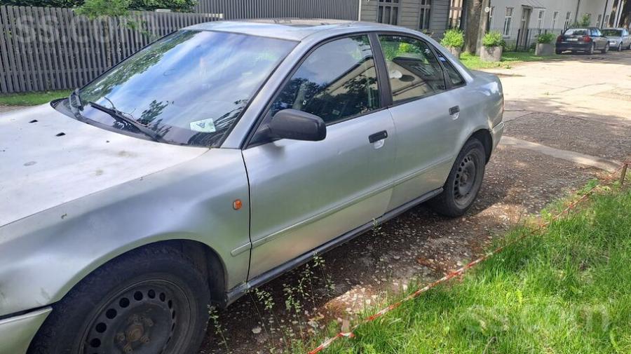 Audi A4 1995 in Riga, with an engine capacity of 1.60 L and mileage of 360 thousand km for 500 €, photo 1 on AUTOMOTO.COM.LV