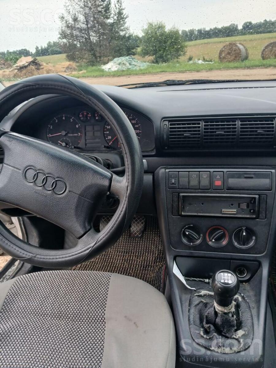 Audi A4 1995 in Kuldiga, with an engine capacity of 1.60 L and mileage of 319 thousand km for 700 €, photo 6 on AUTOMOTO.COM.LV