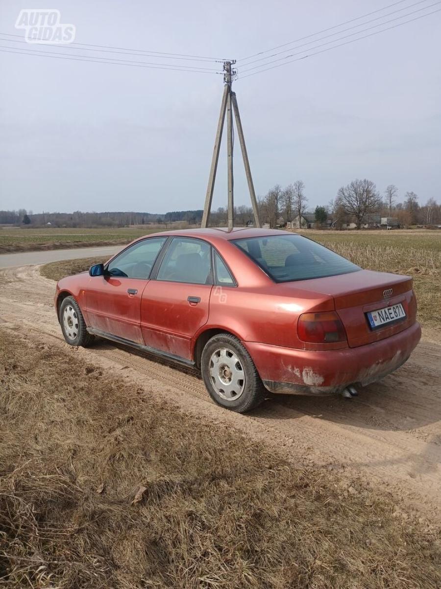 Audi A4 1995 in Utena, with an engine capacity of 1.90 L and mileage of 370 thousand km for 1000 €, photo 4 on AUTOMOTO.COM.LV