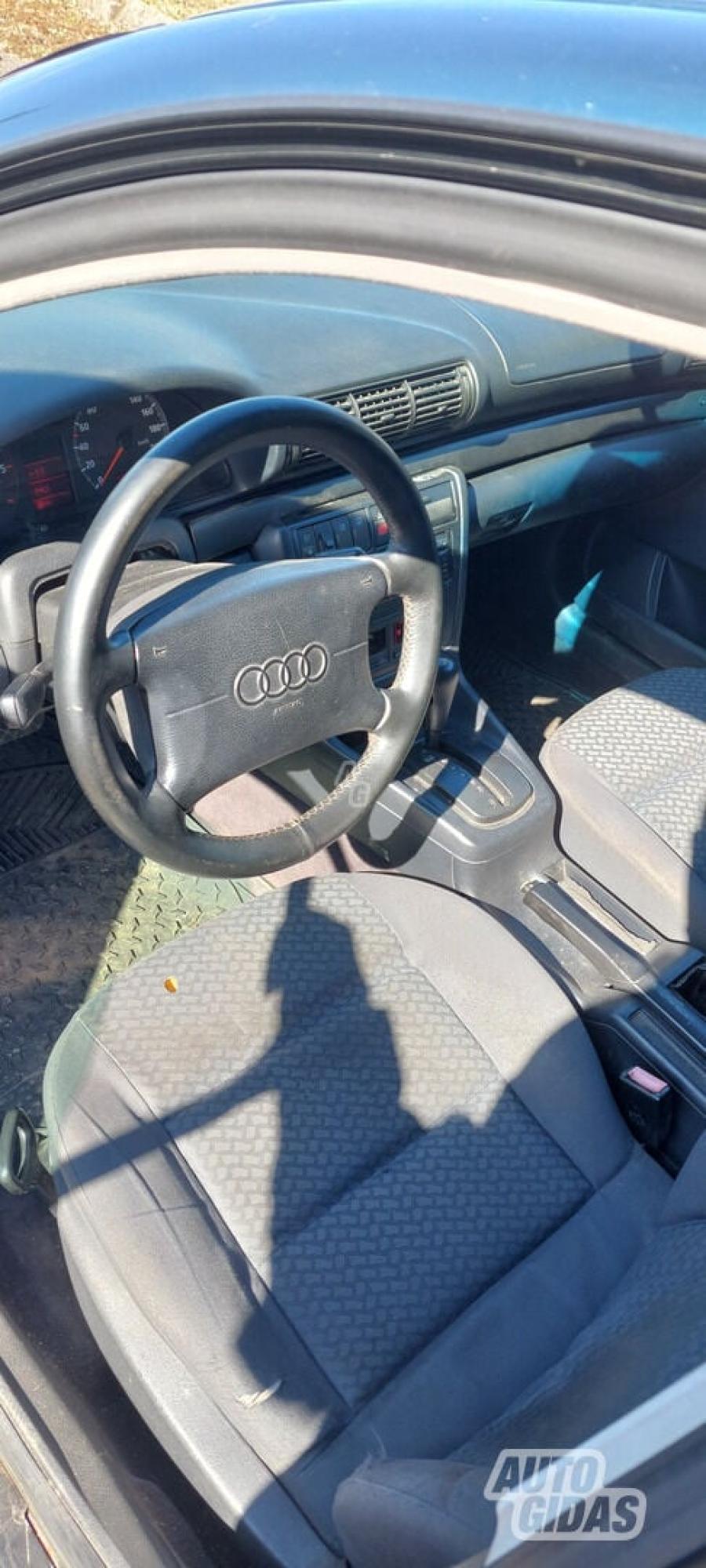 Audi A4 1995 in Lazdijai, with an engine capacity of 1.90 L and mileage of 439 thousand km for 950 €, photo 5 on AUTOMOTO.COM.LV
