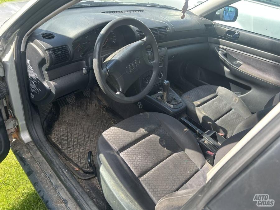 Audi A4 1995 Varėna, ar dzinēja tilpumu 1.60 L un nobraukumu 258 tūkst. km par 320 €, foto 4 vietnē AUTOMOTO.COM.LV