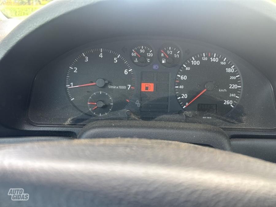 Audi A4 1995 Varėna, ar dzinēja tilpumu 1.60 L un nobraukumu 258 tūkst. km par 320 €, foto 5 vietnē AUTOMOTO.COM.LV