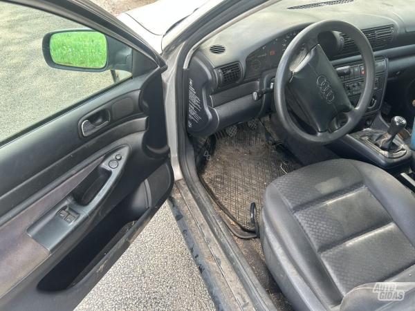 Audi A4 1995 Varėna, ar dzinēja tilpumu 1.60 L un nobraukumu 258 tūkst. km par 320 €, foto 5 vietnē AUTOMOTO.COM.LV