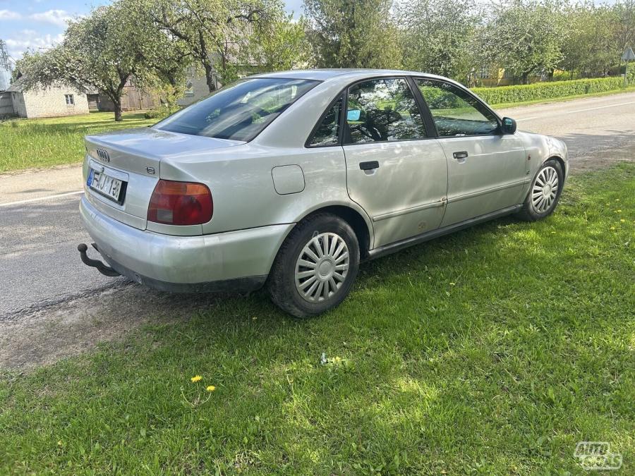 Audi A4 1995 Varėna, ar dzinēja tilpumu 1.60 L un nobraukumu 258 tūkst. km par 320 €, foto 9 vietnē AUTOMOTO.COM.LV