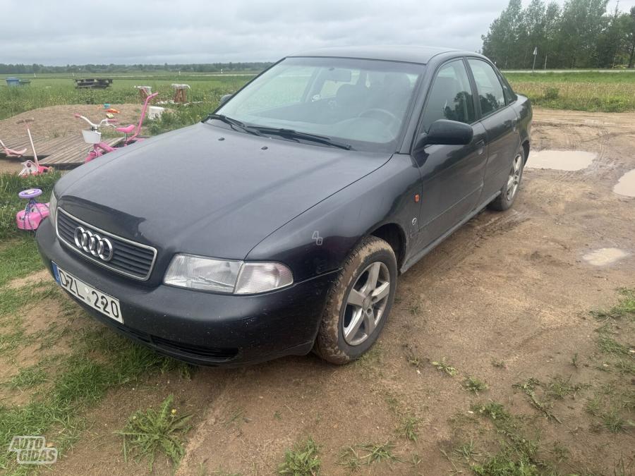 Audi A4 1995 Viļņa, ar dzinēja tilpumu 1.80 L un nobraukumu 199 tūkst. km par 900 €, foto 4 vietnē AUTOMOTO.COM.LV