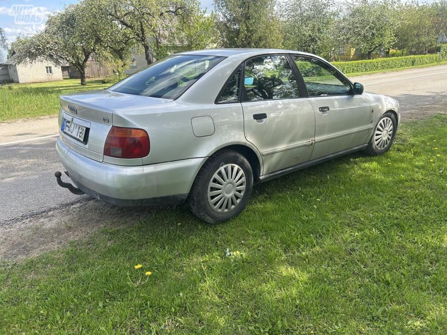 Ауди А4 1995 в Варена, объемом двигателя 1.60 л и пробегом 258 тыс. км за 260 €, фото 8 на AUTOMOTO.COM.LV