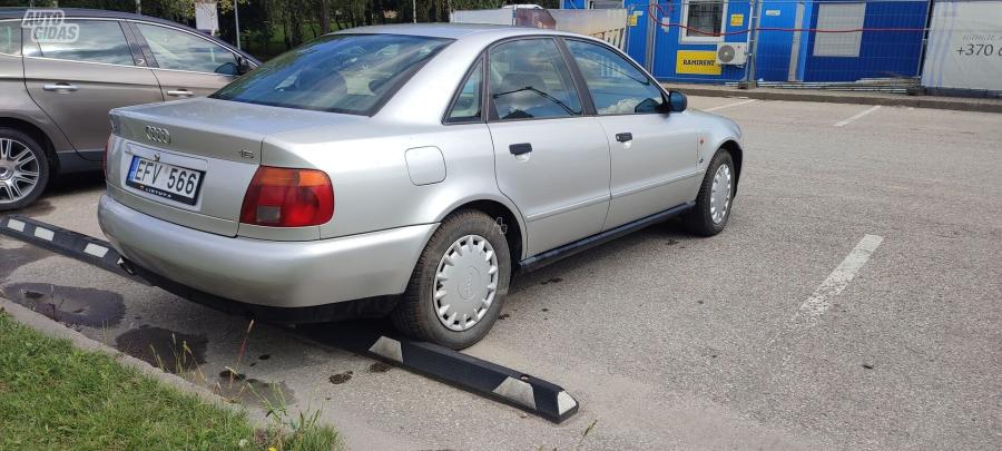 Audi A4 1995 in Vilnius, with an engine capacity of 1.60 L and mileage of 158 thousand km for 1000 €, photo 5 on AUTOMOTO.COM.LV