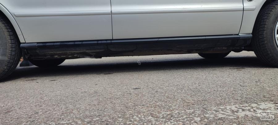 Audi A4 1995 in Vilnius, with an engine capacity of 1.60 L and mileage of 158 thousand km for 1000 €, photo 9 on AUTOMOTO.COM.LV