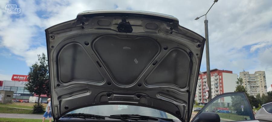 Audi A4 1995 in Vilnius, with an engine capacity of 1.60 L and mileage of 158 thousand km for 1000 €, photo 13 on AUTOMOTO.COM.LV