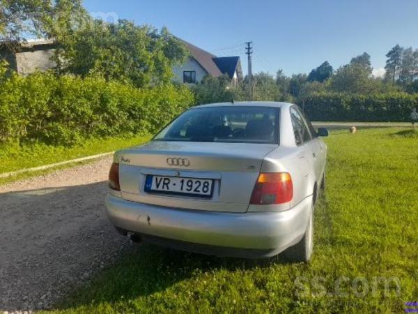 Audi A4 1996 Jelgava, ar dzinēja tilpumu 1.80 L un nobraukumu 159 tūkst. km par 950 €, foto 3 vietnē AUTOMOTO.COM.LV