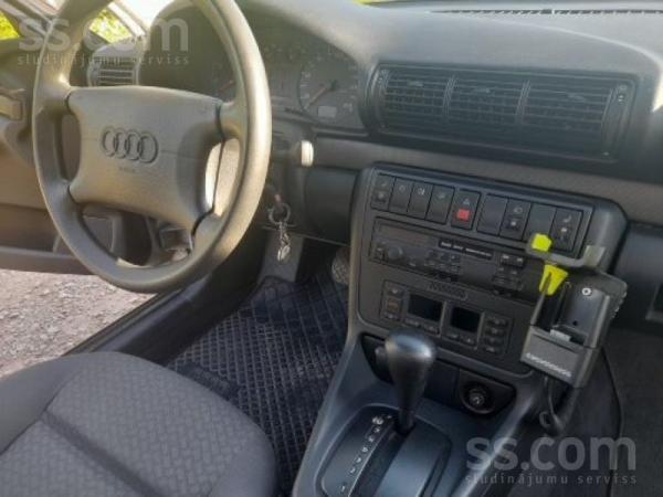 Audi A4 1996 Jelgava, ar dzinēja tilpumu 1.80 L un nobraukumu 159 tūkst. km par 950 €, foto 5 vietnē AUTOMOTO.COM.LV