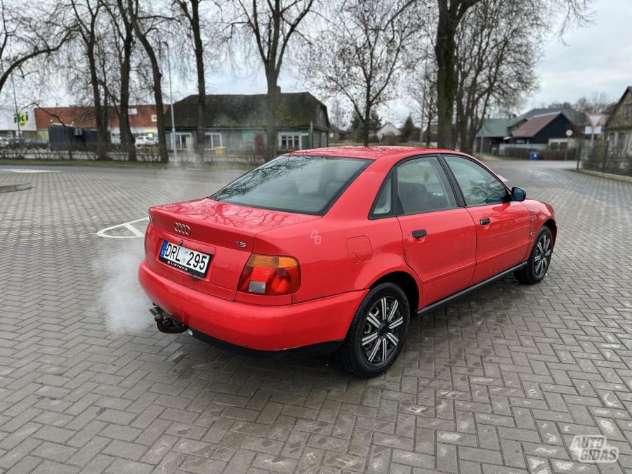 Audi A4 1996 in Ukmerge, with an engine capacity of 1.60 L and mileage of 410 thousand km for 480 €, photo 6 on AUTOMOTO.COM.LV