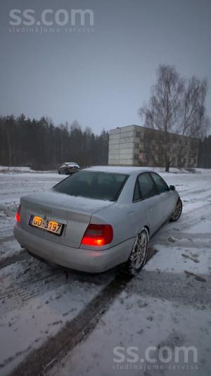 Audi A4 1996 in Riga, with an engine capacity of 1.80 L and mileage of 325 thousand km for 1400 €, photo 3 on AUTOMOTO.COM.LV