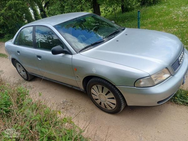 Audi A4 1996 Viļņa, ar dzinēja tilpumu 1.60 L un nobraukumu 258 tūkst. km par 850 €, foto 4 vietnē AUTOMOTO.COM.LV