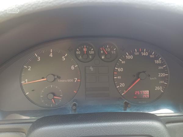 Audi A4 1996 Viļņa, ar dzinēja tilpumu 1.60 L un nobraukumu 258 tūkst. km par 850 €, foto 10 vietnē AUTOMOTO.COM.LV