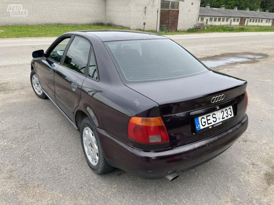 Audi A4 1996 in Vilnius, with an engine capacity of 1.60 L and mileage of 337 thousand km for 650 €, photo 3 on AUTOMOTO.COM.LV