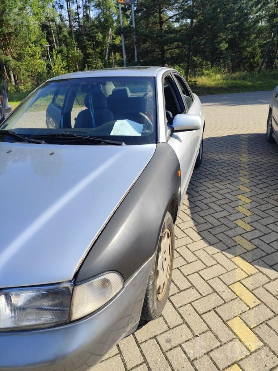 Audi A4 1996 in Riga, with an engine capacity of 1.80 L and mileage of 339 thousand km for 850 €, photo 3 on AUTOMOTO.COM.LV