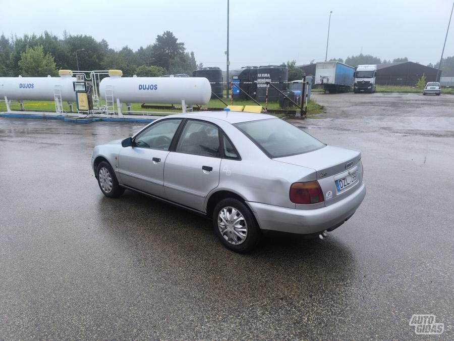 Audi A4 1996 in Kaunas, with an engine capacity of 1.90 L and mileage of 333 thousand km for 399 €, photo 4 on AUTOMOTO.COM.LV
