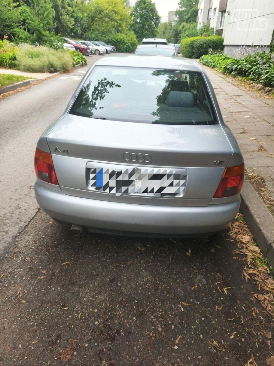 Audi A4 1996 in Vilnius, with an engine capacity of 1.80 L and mileage of 181 thousand km for 800 €, photo 3 on AUTOMOTO.COM.LV