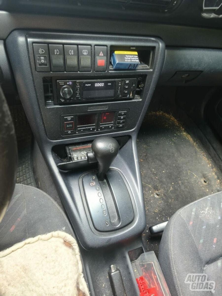 Audi A4 1996 in Vilnius, with an engine capacity of 1.80 L and mileage of 181 thousand km for 800 €, photo 4 on AUTOMOTO.COM.LV
