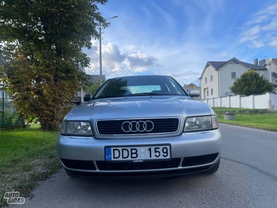 Audi A4 1996 in Siauliai, with an engine capacity of 1.80 L and mileage of 185 thousand km for 795 €, photo 3 on AUTOMOTO.COM.LV