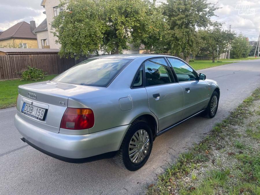 Audi A4 1996 in Siauliai, with an engine capacity of 1.80 L and mileage of 185 thousand km for 795 €, photo 5 on AUTOMOTO.COM.LV