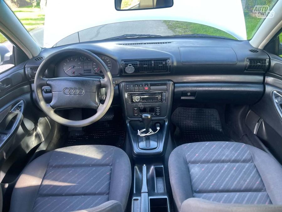 Audi A4 1996 in Siauliai, with an engine capacity of 1.80 L and mileage of 185 thousand km for 795 €, photo 8 on AUTOMOTO.COM.LV