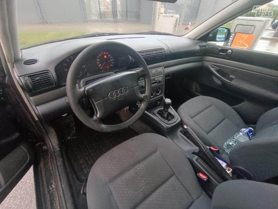 Audi A4 1996 Viļņa, ar dzinēja tilpumu 1.60 L un nobraukumu 407 tūkst. km par 550 €, foto 5 vietnē AUTOMOTO.COM.LV