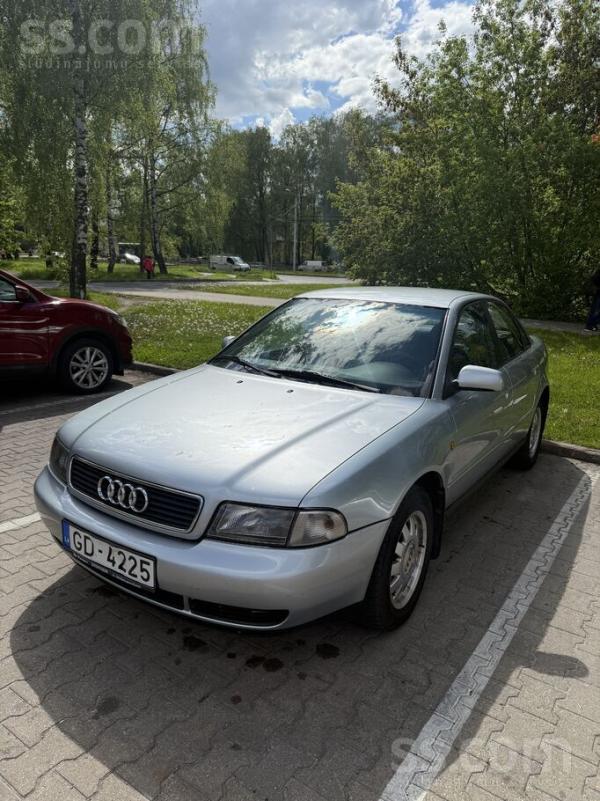 Audi A4 1997 Rīga, ar dzinēja tilpumu 1.60 L un nobraukumu 271 tūkst. km par 1100 €, foto 2 vietnē AUTOMOTO.COM.LV