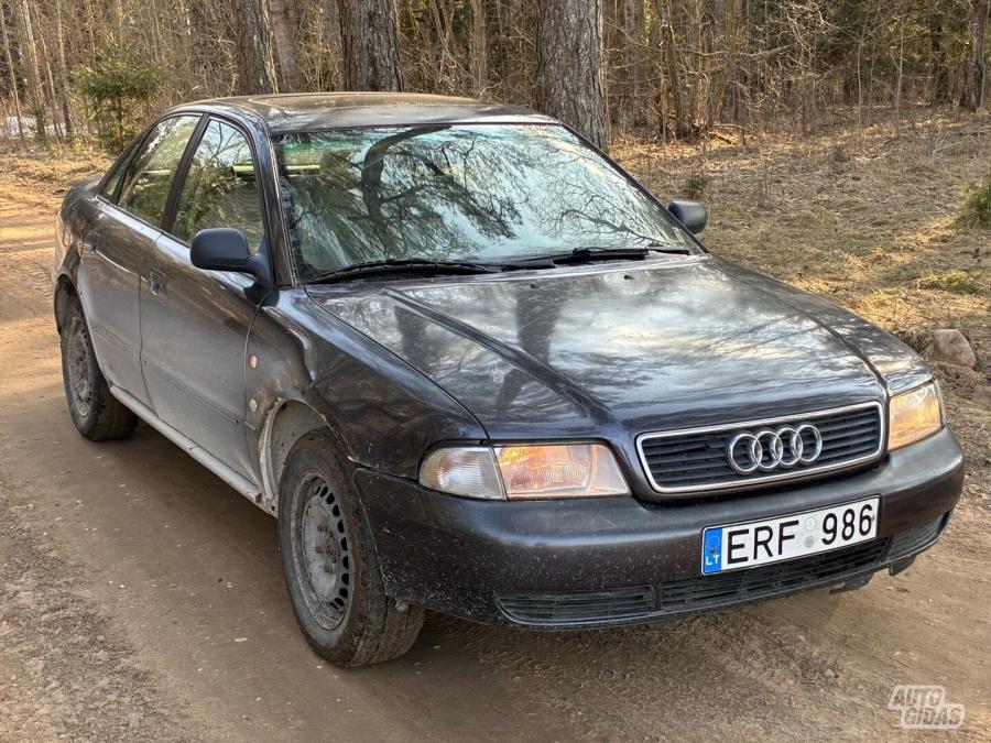 Audi A4 1997 Zarasai, ar dzinēja tilpumu 1.90 L un nobraukumu 40 tūkst. km par 300 €, foto 3 vietnē AUTOMOTO.COM.LV