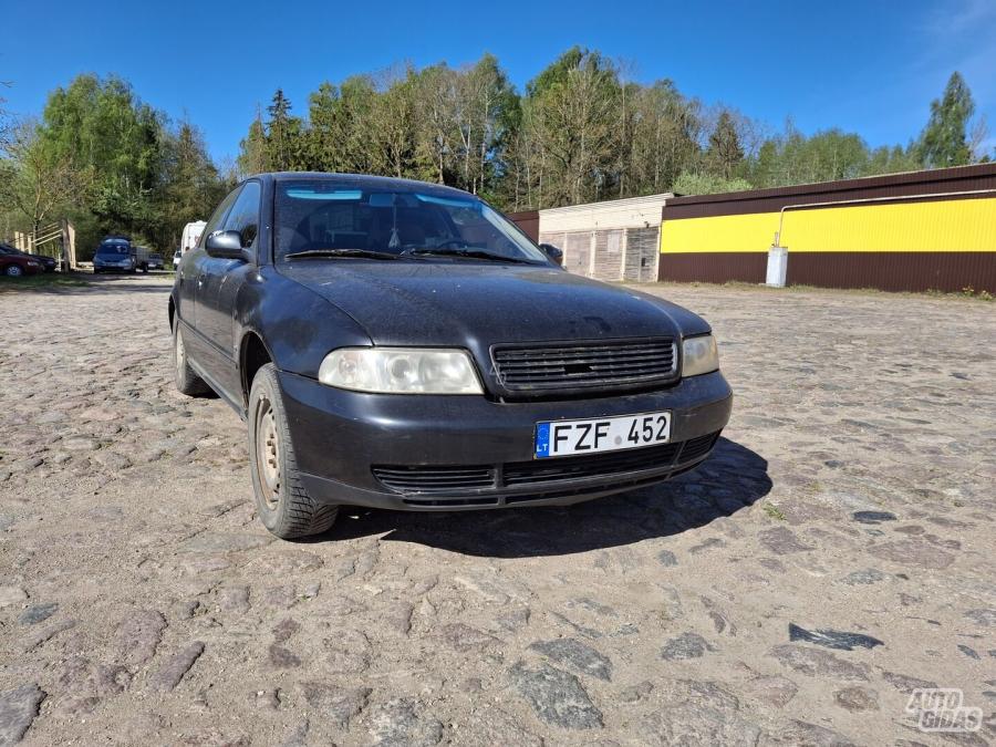 Audi A4 1997 in Joniskis, with an engine capacity of 1.60 L and mileage of 300 thousand km for 599 €, photo 1 on AUTOMOTO.COM.LV