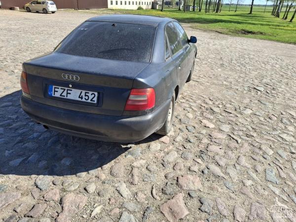 Audi A4 1997 in Joniskis, with an engine capacity of 1.60 L and mileage of 300 thousand km for 599 €, photo 4 on AUTOMOTO.COM.LV