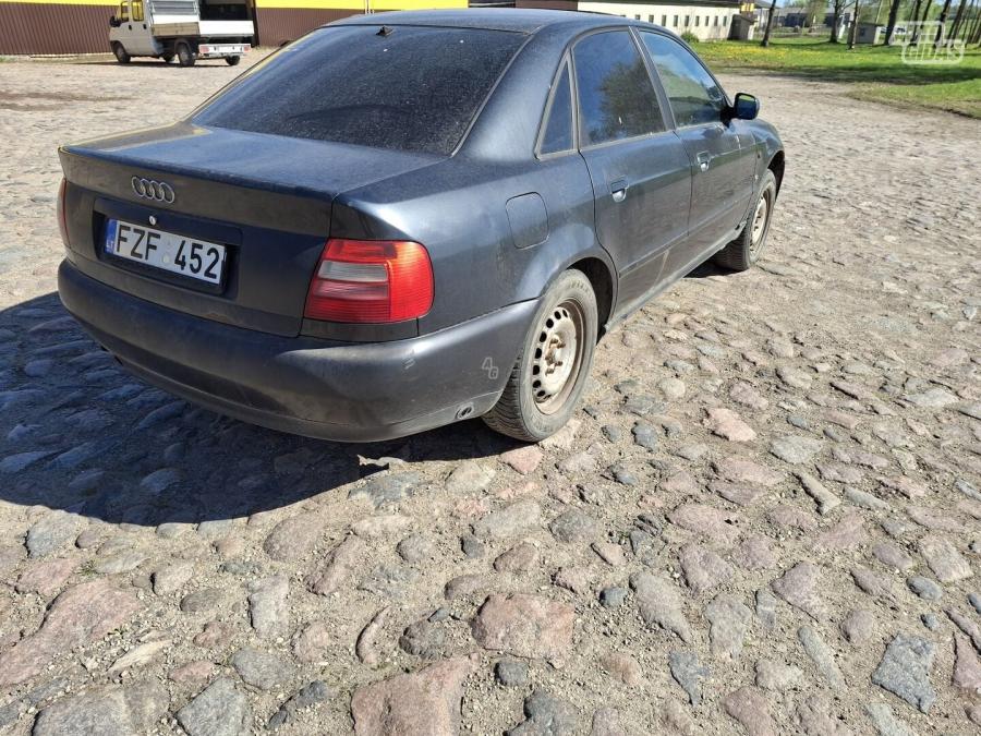 Audi A4 1997 in Joniskis, with an engine capacity of 1.60 L and mileage of 300 thousand km for 599 €, photo 6 on AUTOMOTO.COM.LV