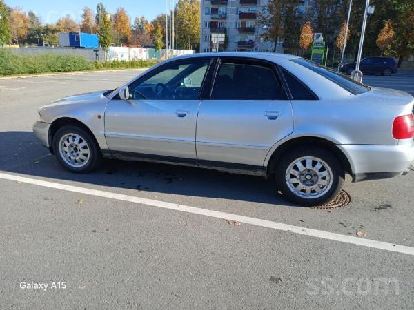 Audi A4 1998 in Riga, with an engine capacity of 1.60 L and mileage of 292 thousand km for 800 €, photo 2 on AUTOMOTO.COM.LV