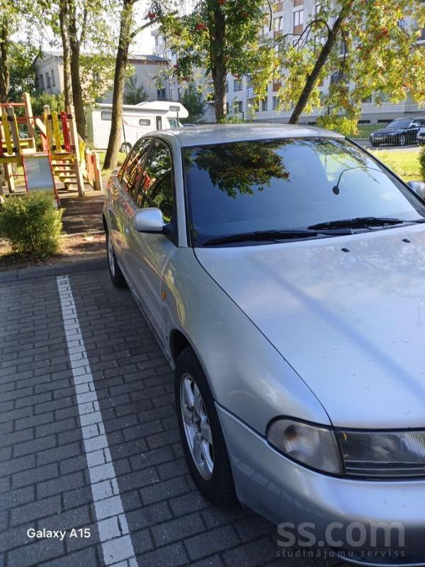 Audi A4 1998 in Riga, with an engine capacity of 1.60 L and mileage of 292 thousand km for 800 €, photo 5 on AUTOMOTO.COM.LV