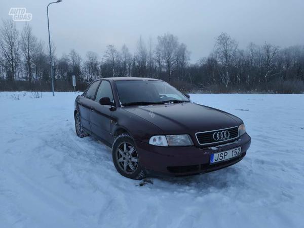 Audi A4 1998 Šauļi, ar dzinēja tilpumu 1.60 L un nobraukumu 219 tūkst. km par 870 €, foto 1 vietnē AUTOMOTO.COM.LV