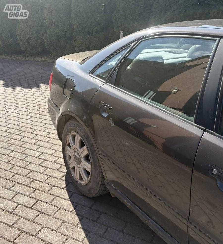 Audi A4 1998 in Siauliai, with an engine capacity of 1.60 L and mileage of 285 thousand km for 500 €, photo 3 on AUTOMOTO.COM.LV
