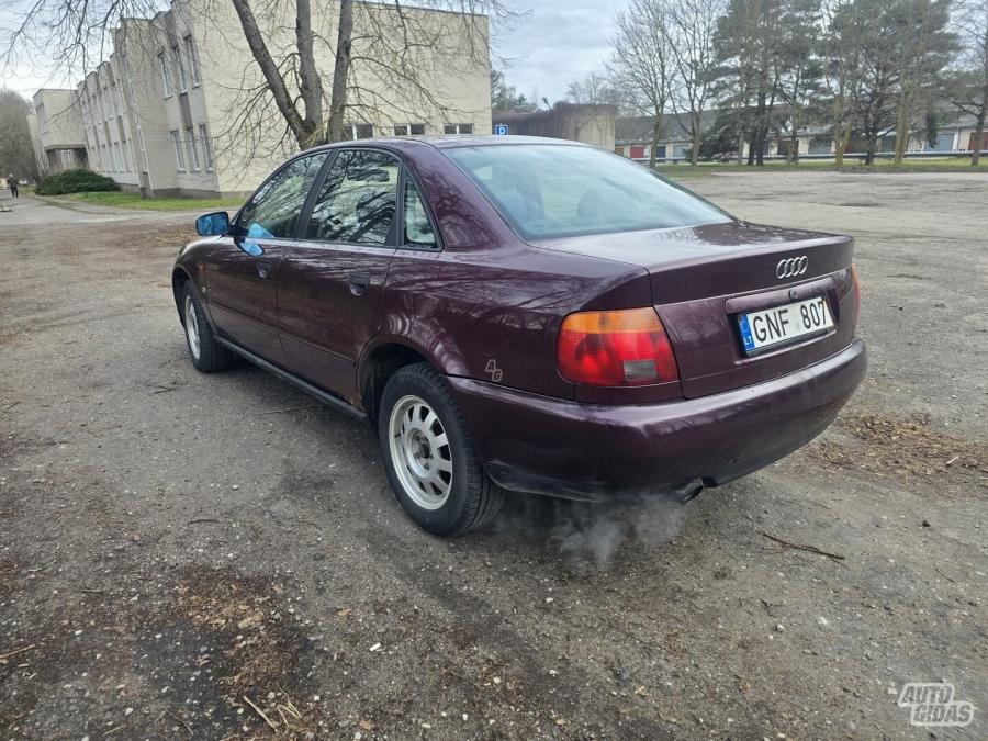 Audi A4 1998 Marijampole, ar dzinēja tilpumu 1.80 L un nobraukumu 310 tūkst. km par 600 €, foto 4 vietnē AUTOMOTO.COM.LV