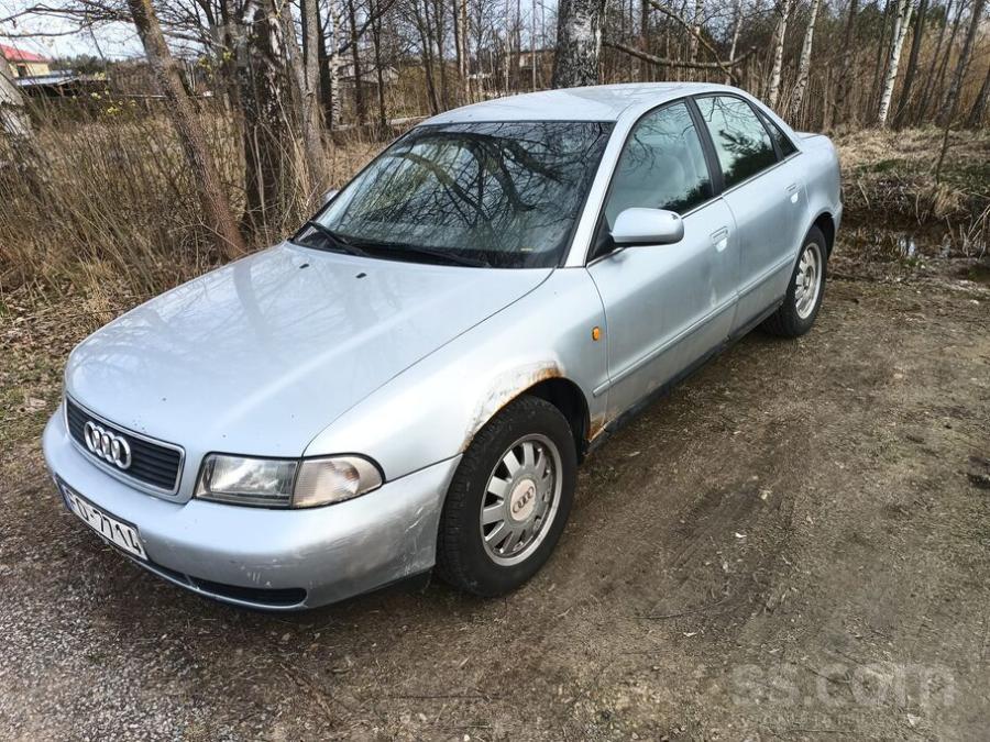 Audi A4 1998 Rīga, ar dzinēja tilpumu 2.40 L un nobraukumu 294 tūkst. km par 600 €, foto 3 vietnē AUTOMOTO.COM.LV