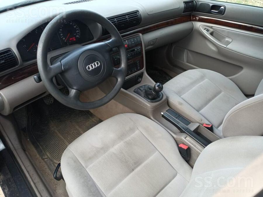 Audi A4 1998 Rīga, ar dzinēja tilpumu 2.40 L un nobraukumu 294 tūkst. km par 600 €, foto 6 vietnē AUTOMOTO.COM.LV