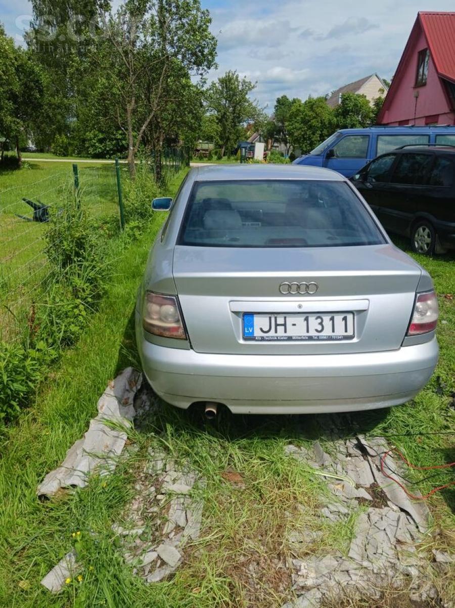 Audi A4 1999 Preiļi, ar dzinēja tilpumu 1.80 L un nobraukumu 276 tūkst. km par 580 €, foto 5 vietnē AUTOMOTO.COM.LV